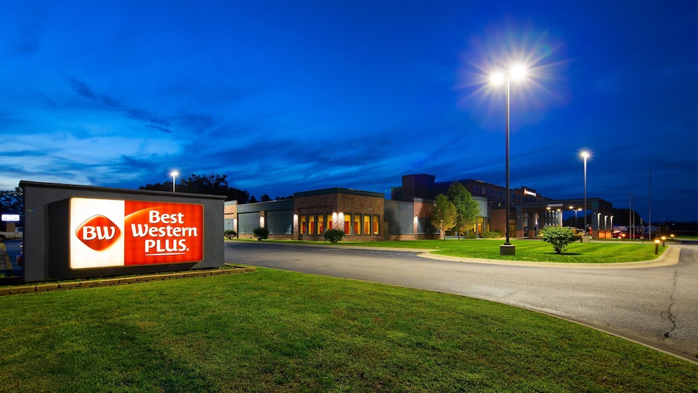 Best Western Plus Portage Hotel and Suites in | 2024 Updated prices ...