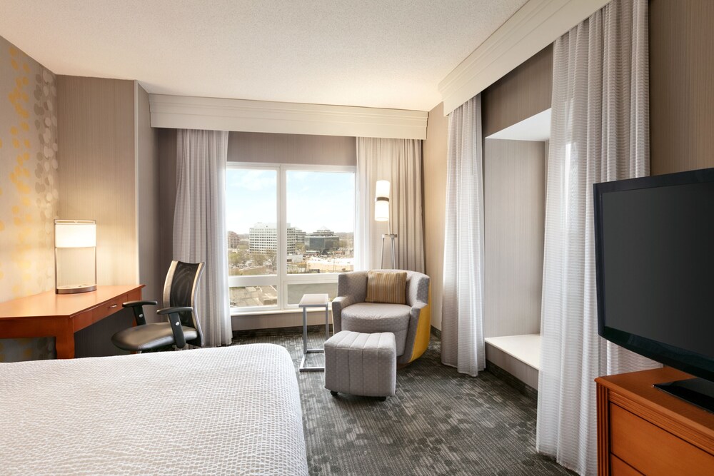 Courtyard by Marriott Tysons McLean in | 2025 Updated prices, deals ...