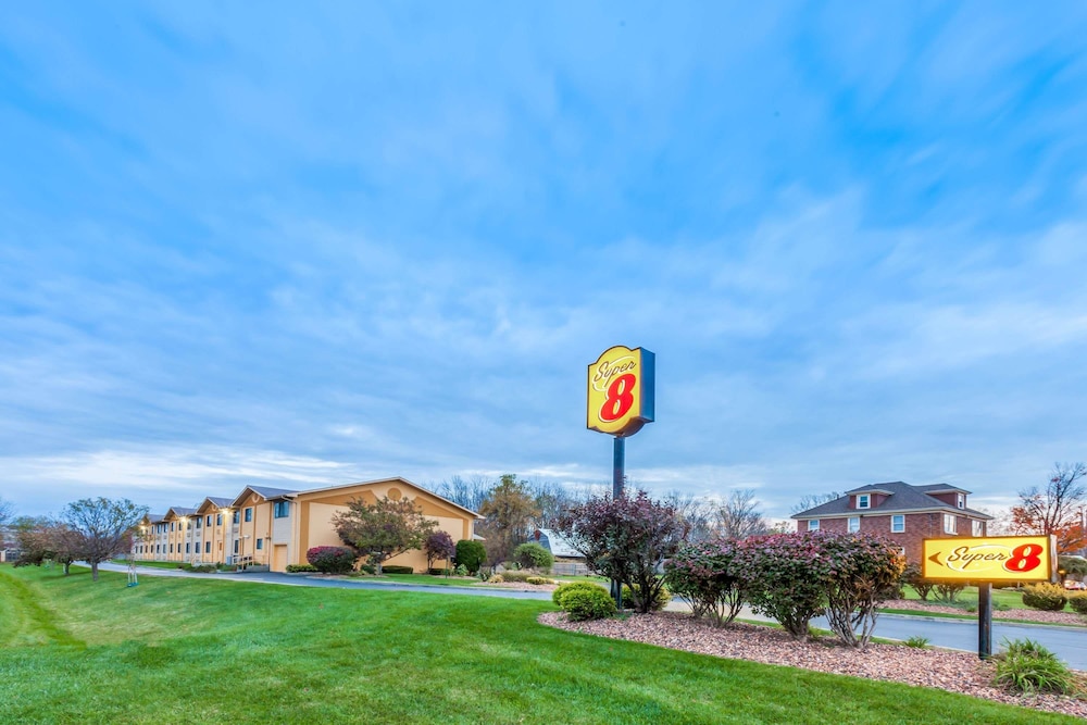 Super 8 by Wyndham Liverpool/Clay/Syracuse Area in | 2025 Updated ...