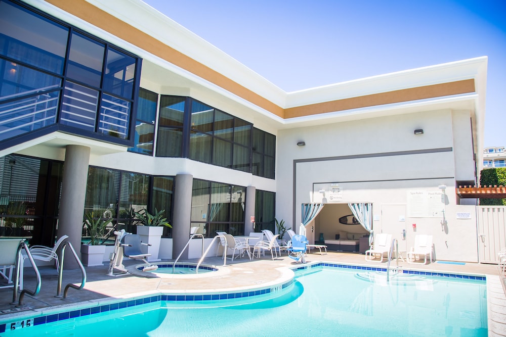 Holiday Inn Express Newport Beach in Newport Beach | 2023 Updated ...