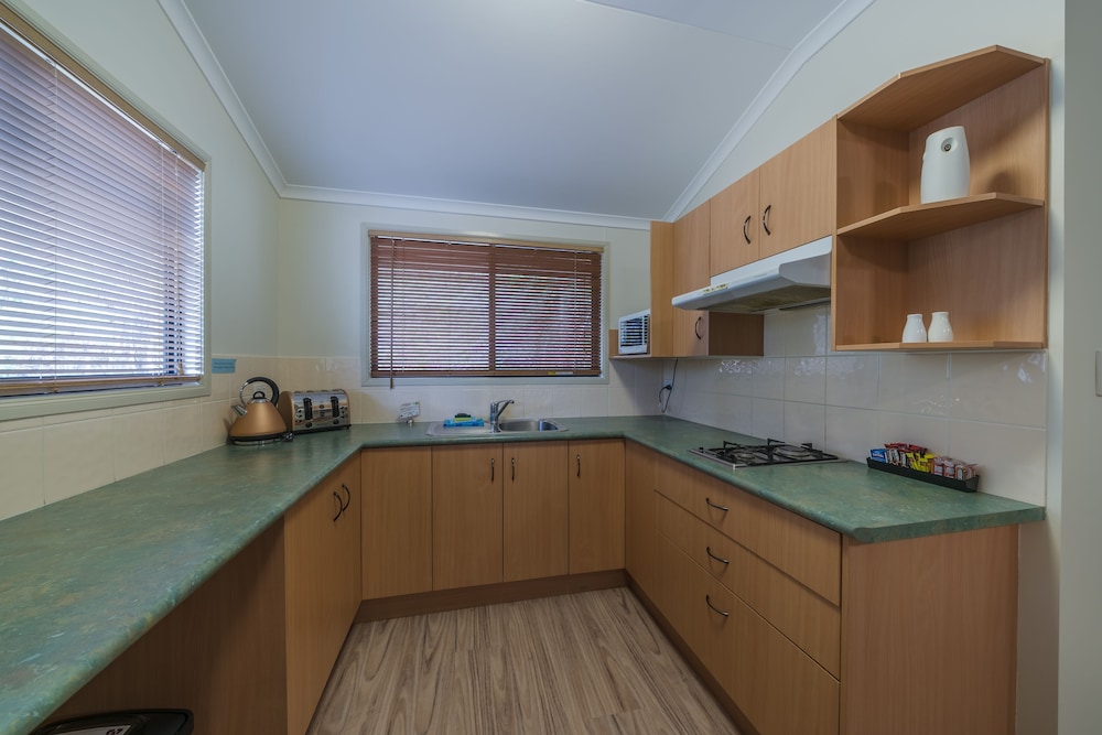 Capricorn Caves - Caravan Park in Rockhampton | 2023 Updated prices ...