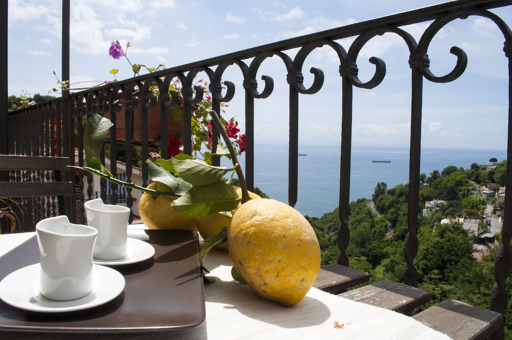 Residence Zelzar in Vietri sul Mare | 2023 Updated prices, deals ...