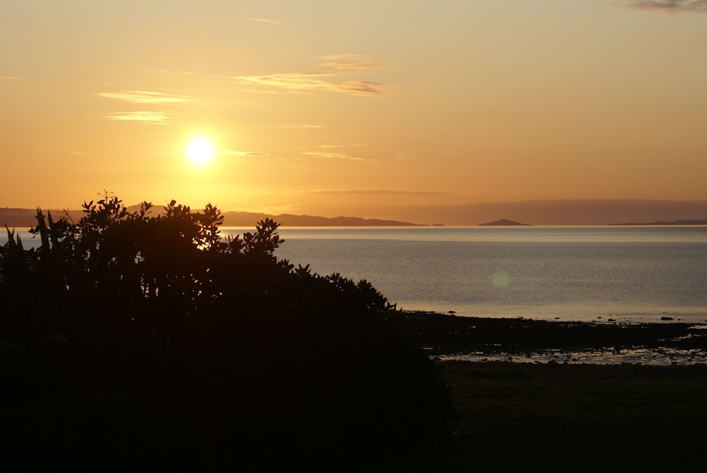 Te Puru Beach Lodge in Coromandel Peninsula | 2025 Updated prices ...