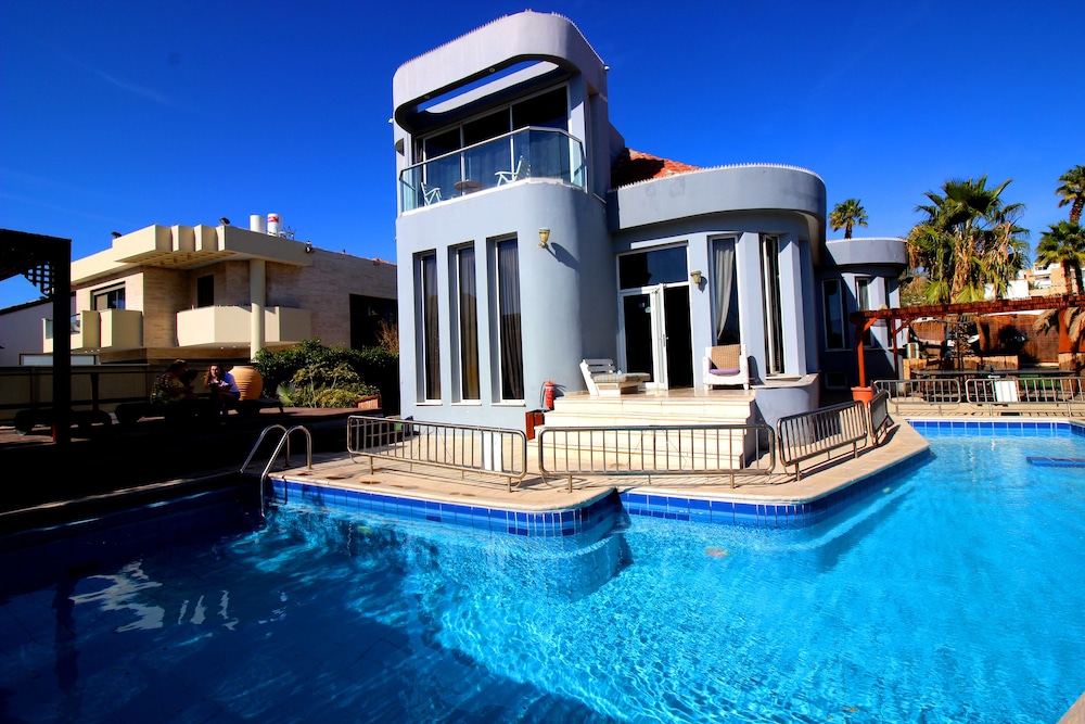 Custo Club in Eilat | 2023 Updated prices, deals - Klook United States