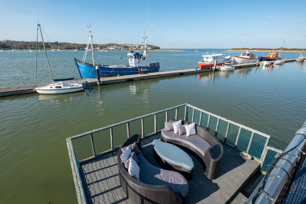 Houseboat Harbourside View in | 2025 Updated prices, deals - Klook ...
