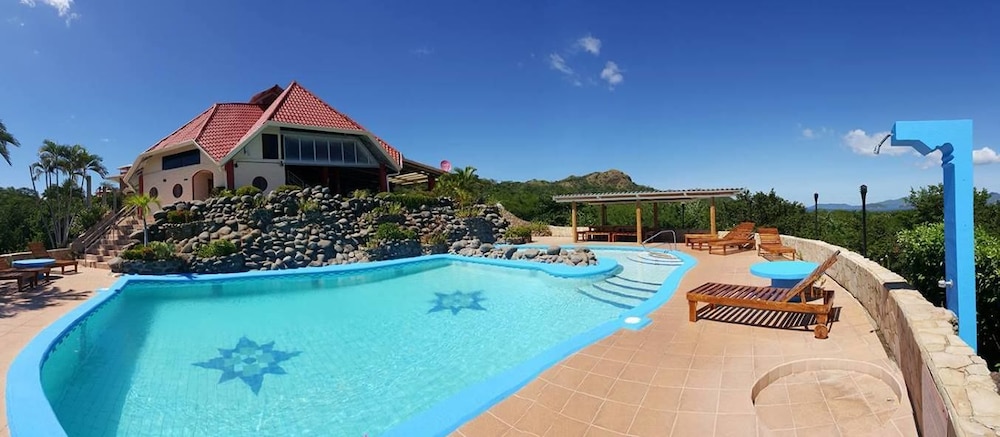 Condor Lodge in Cantón Santa Cruz | 2024 Updated prices, deals - Klook ...