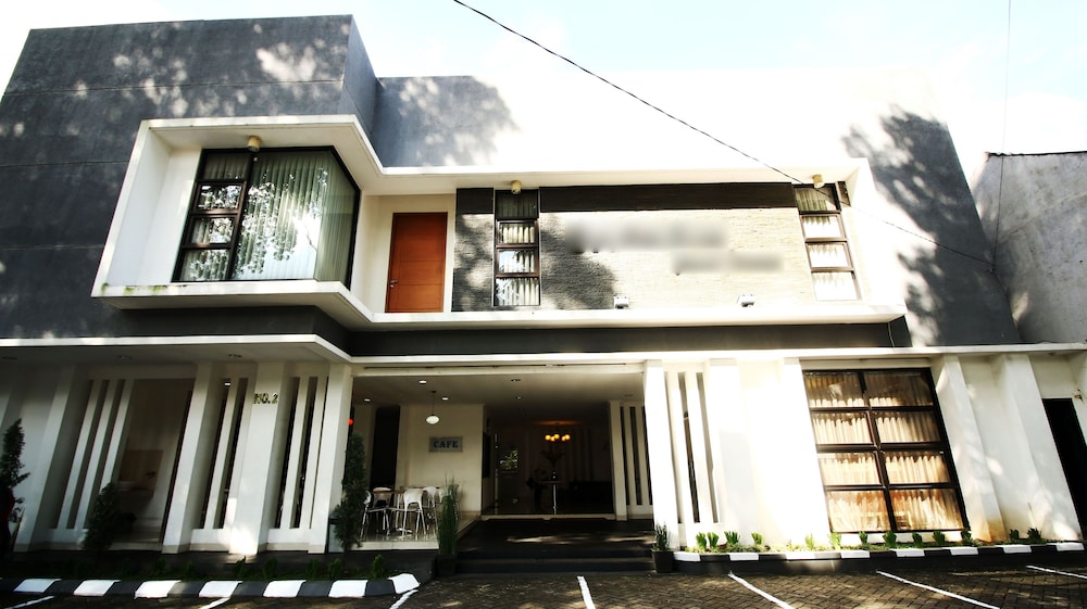 ZEN Rooms Mundinglaya Dago in Bandung | 2025 Updated prices, deals ...