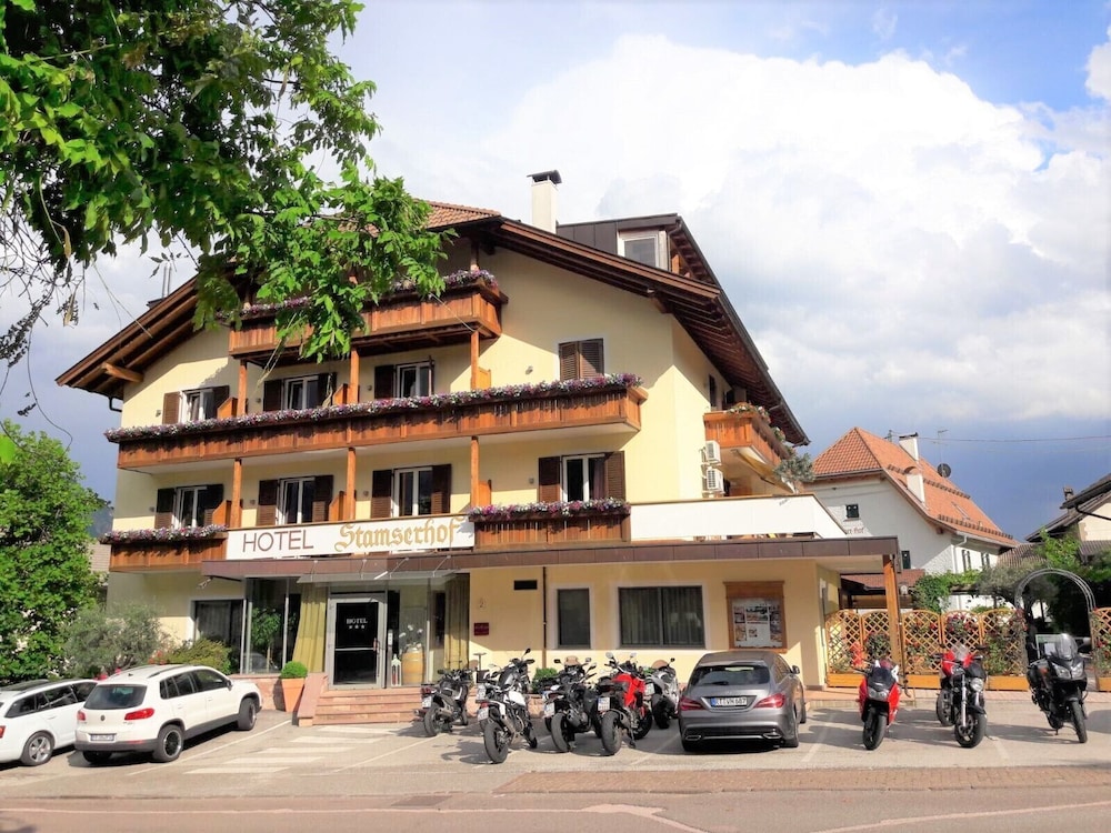 Hotel Stamserhof in Überetsch-Unterland - Oltradige-Bassa Atesina ...
