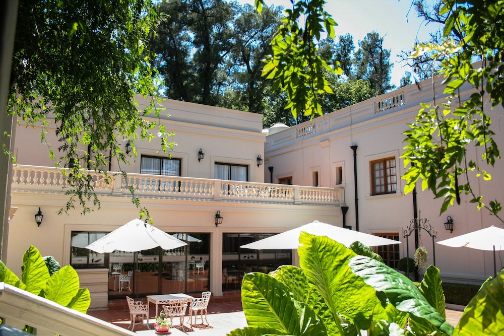 Howard Johnson Escobar Hotel in Buenos Aires | 2023 Updated prices ...