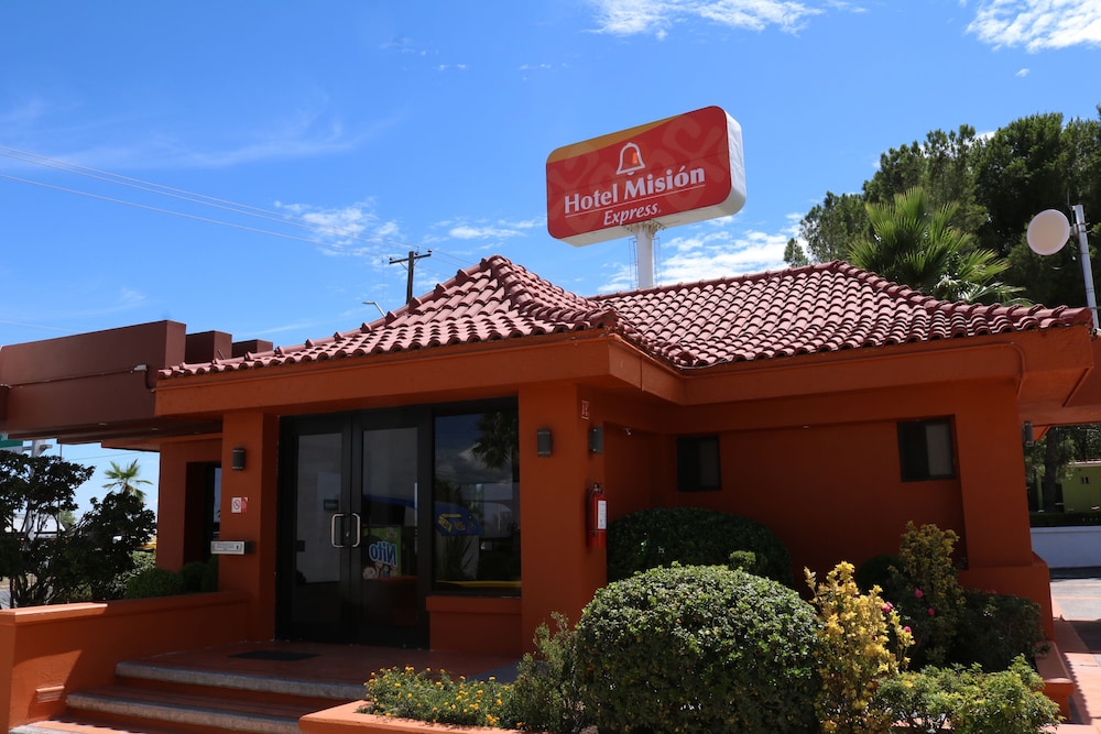 Hotel Misión Express Saltillo in Saltillo | 2025 Updated prices, deals ...