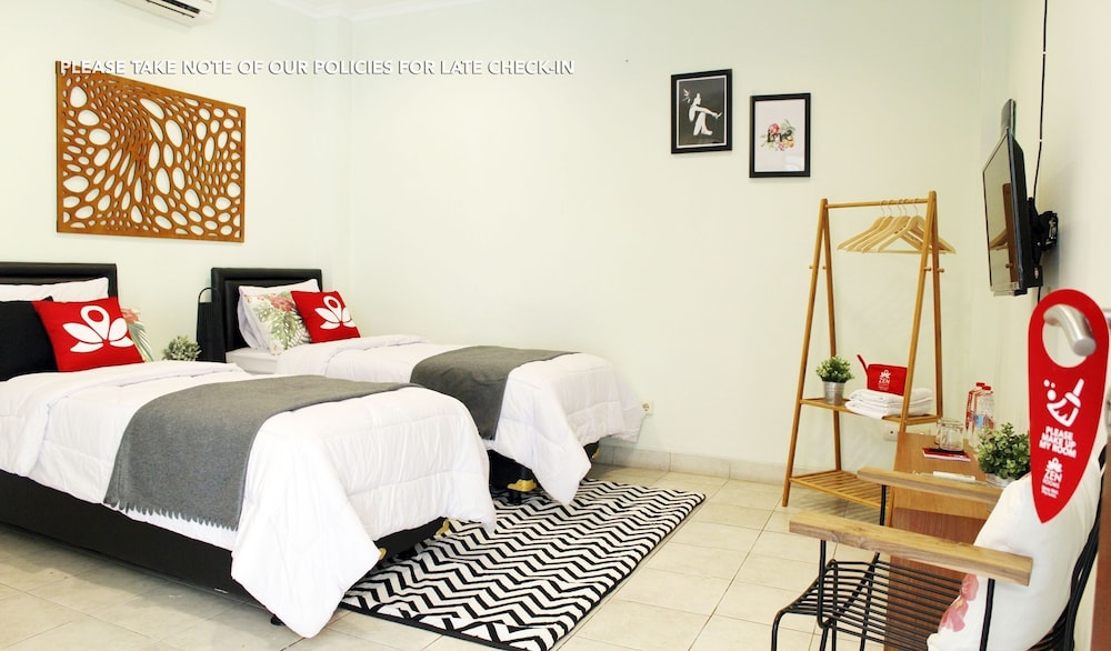 ZEN Rooms Cipedes Tengah Sukajadi in Bandung | 2025 Updated prices ...