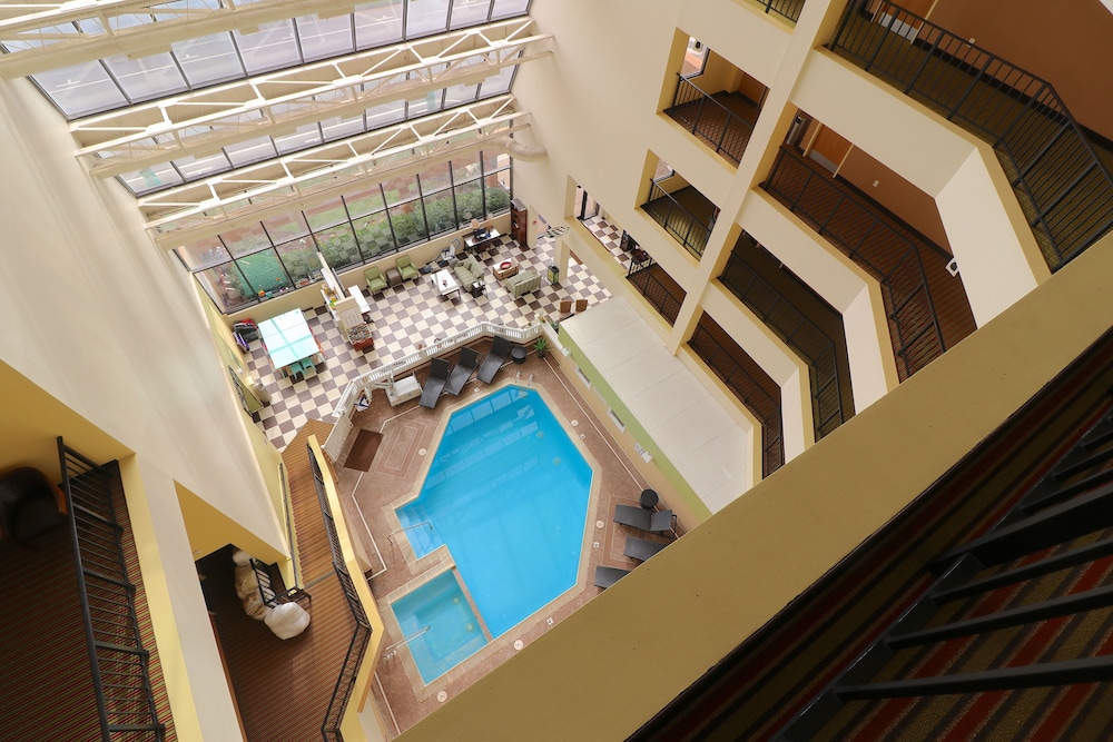 The Atrium Resort, Virginia Beach by Vacatia in Virginia Beach | 2024 ...