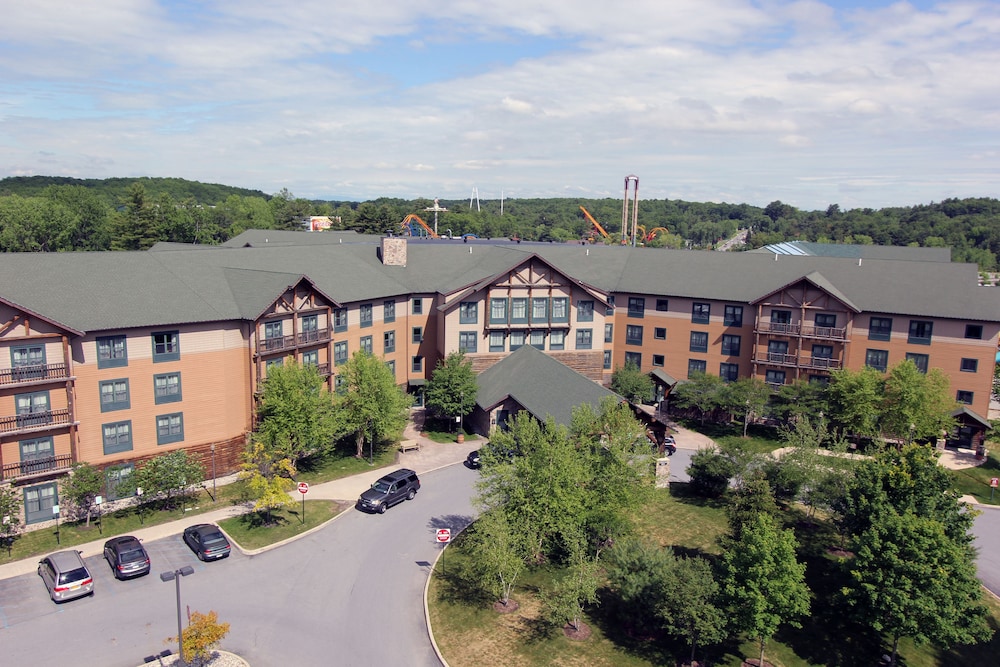 Six Flags Great Escape Lodge & Indoor Waterpark in | 2025 Updated ...