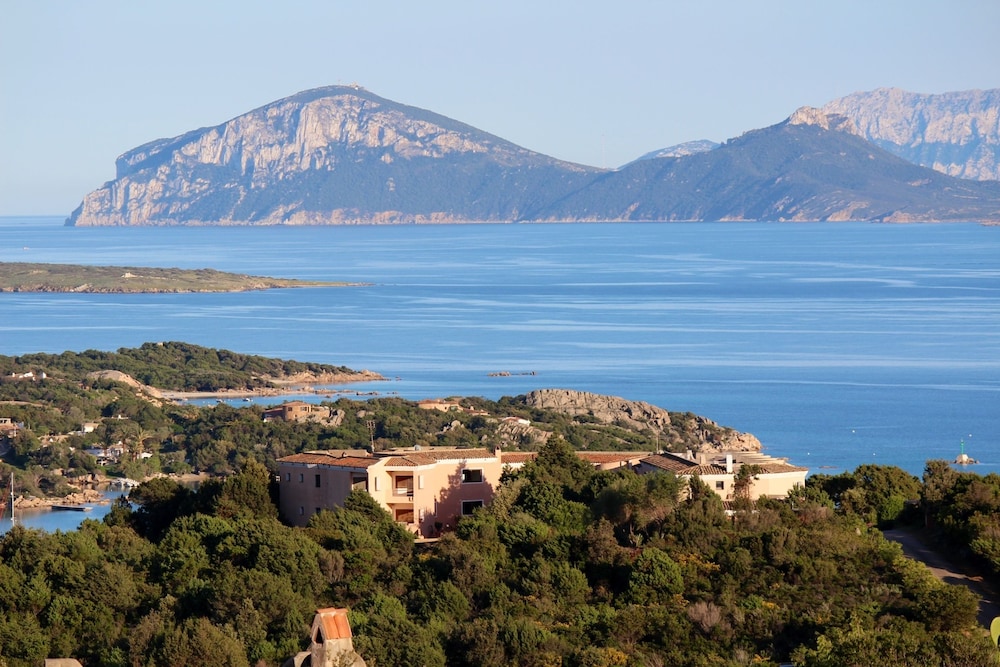 Hotel Valdiola in Alzachèna/Arzachena | 2024 Updated prices, deals ...