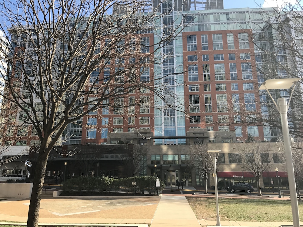 LRV Avant at Reston Town Center in Reston | 2023 Updated prices, deals ...