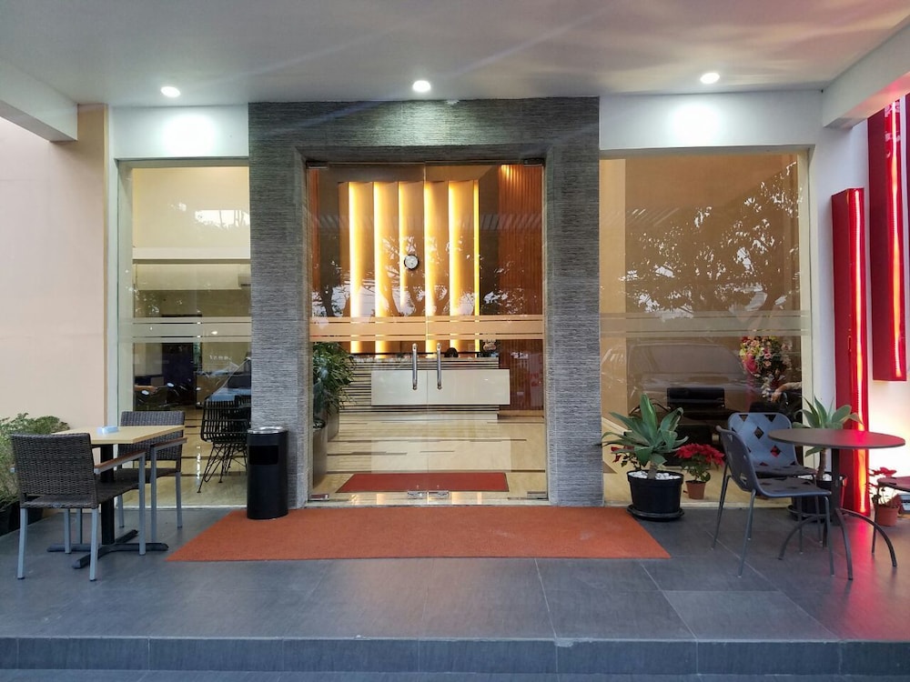 Sumi Hotel Surabaya in Surabaya | 2024 Updated prices, deals - Klook ...