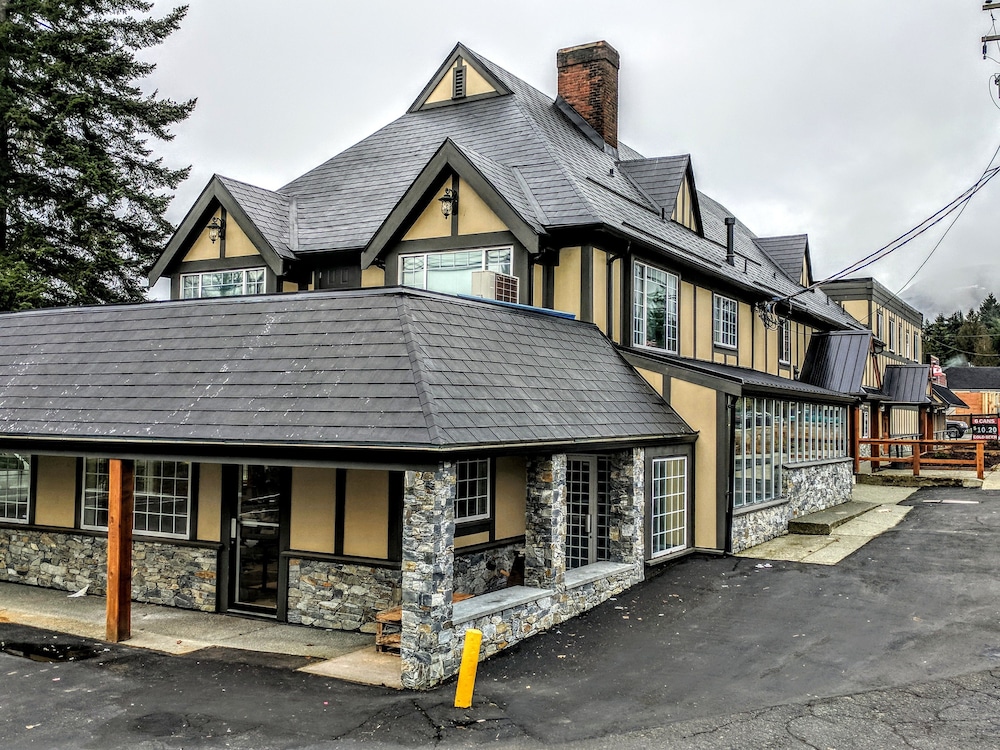 Riverside Inn in | 2024 Updated prices, deals - Klook International site