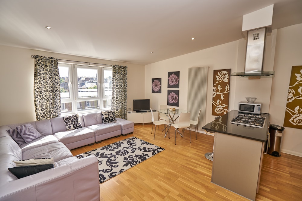 Edinburgh Pearl Apartments Lochrin Place in City of Edinburgh | 2025 ...