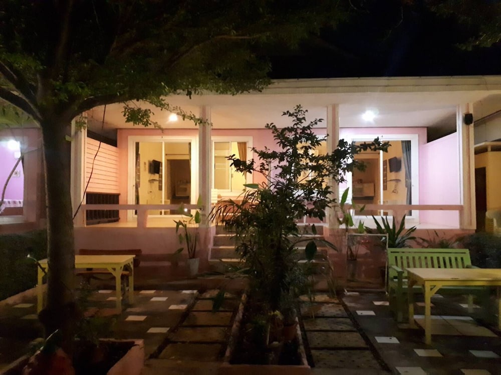 Insook Ko Larn Resort in Ko Lan | 2024 Updated prices, deals - Klook ...