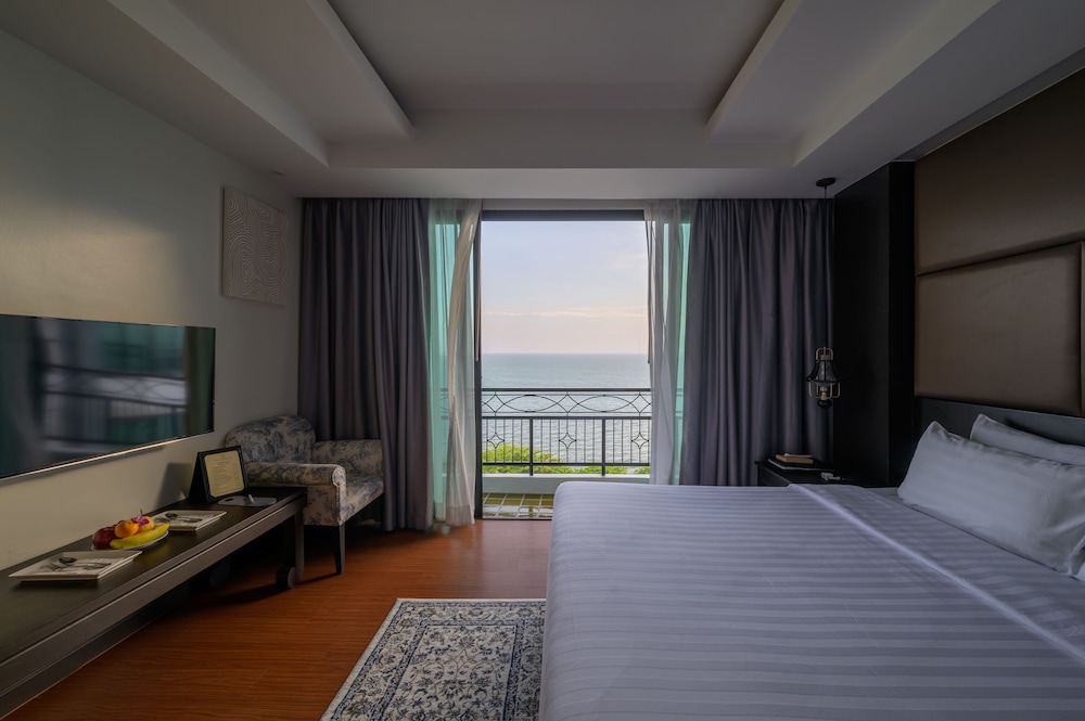 Bay Beach Resort in Pattaya | 2023 Updated prices, deals - Klook International site