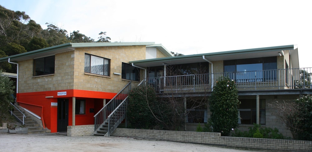 Seaview Holiday Park and Hostel in Bicheno | 2024 Updated prices, deals ...