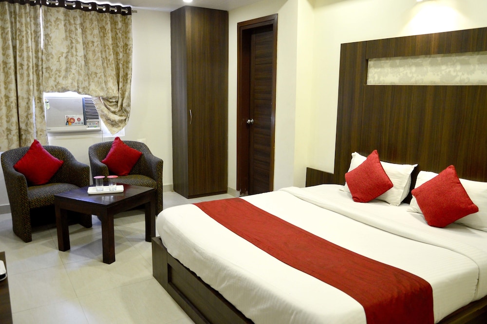 OYO 6805 the Ghoonghat Banipark in Jaipur | 2025 Updated prices, deals ...