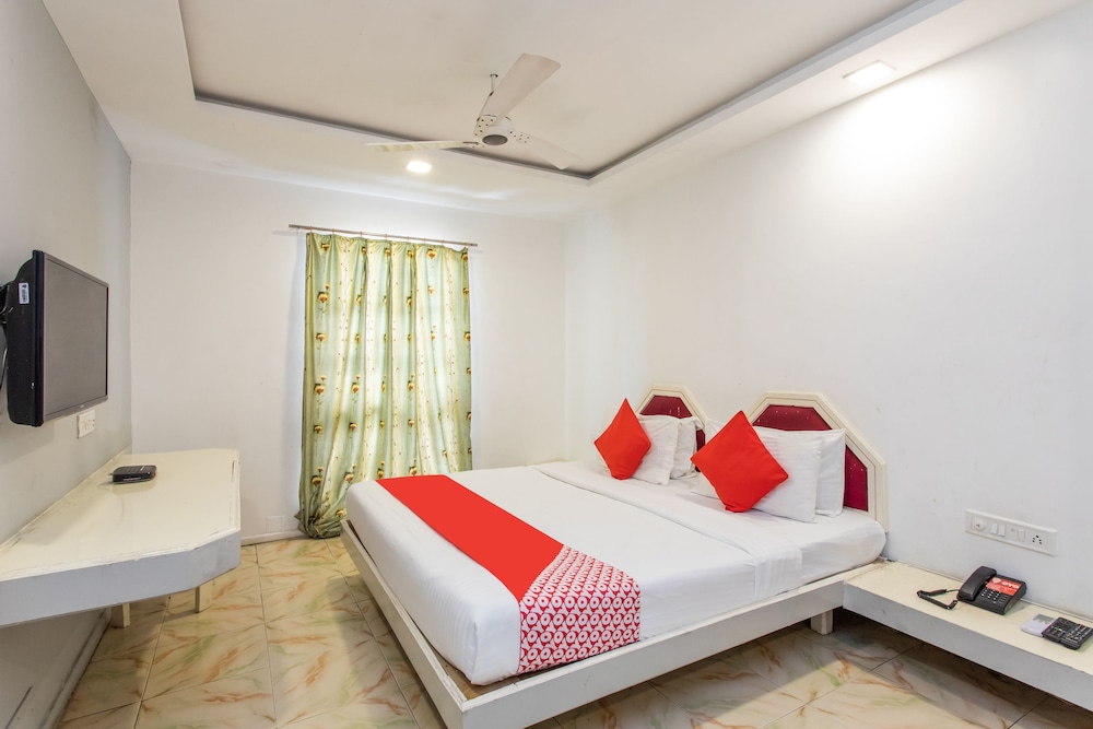 OYO Flagship 140 Amaltas AB Road in Indore | 2025 Updated prices, deals ...