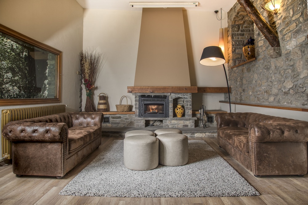 Hotel Roca in Alp | 2025 Updated prices, deals - Klook United States