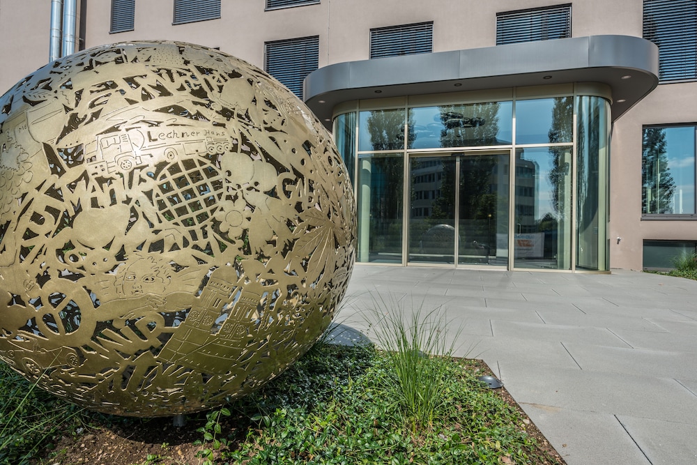 Golden Ball Boardinghouse in Landkreis München | 2023 Updated prices ...