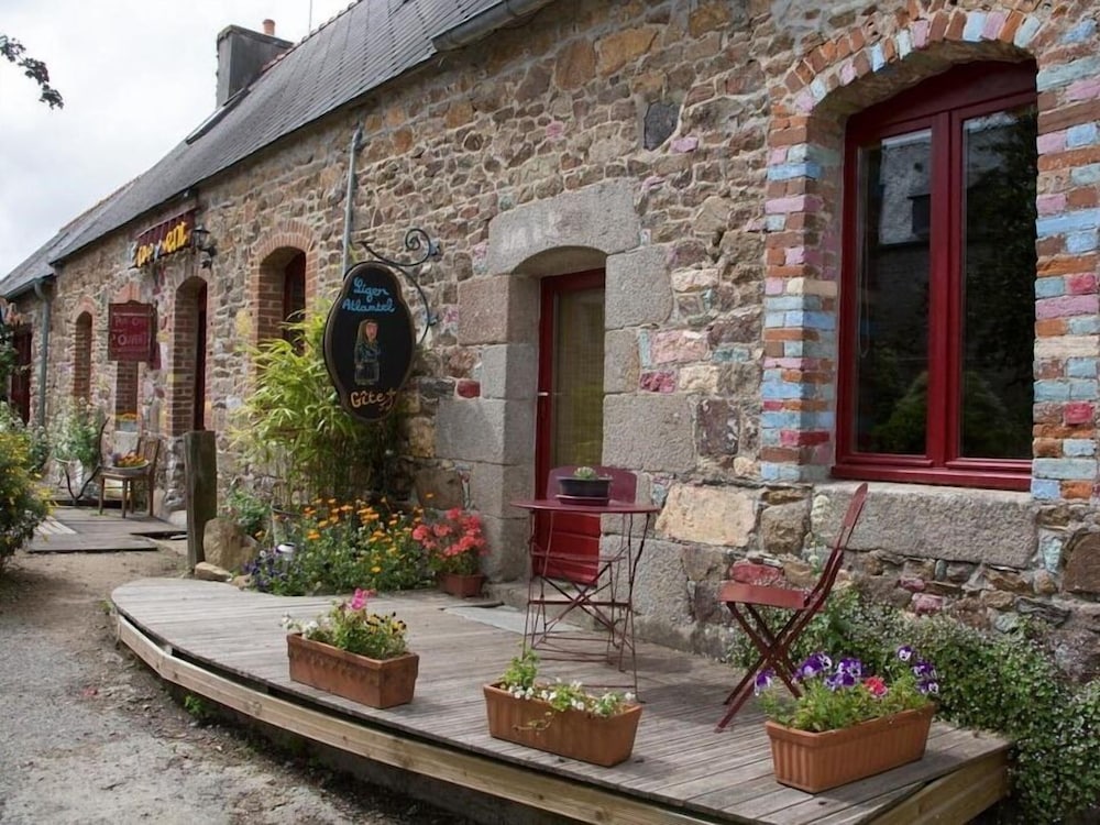 Les Gîtes du Couvent, Bretagne in | 2024 Updated prices, deals - Klook ...