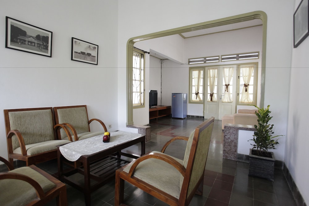 Taman Yuwono Heritage Malioboro by Natt's Hospitality in Yogyakarta ...