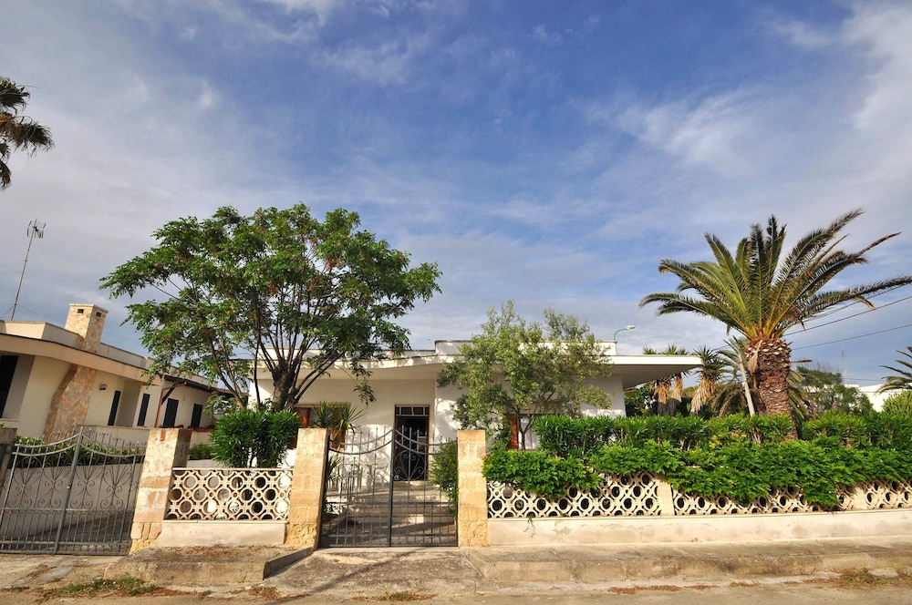 Villa Iris in Racale | 2024 Updated prices, deals - Klook United States