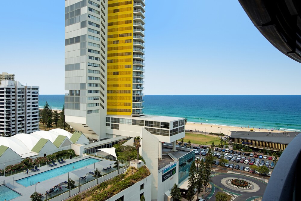 Oracle Resort, Broadbeach - Q Stay in Gold Coast | 2024 Updated prices ...