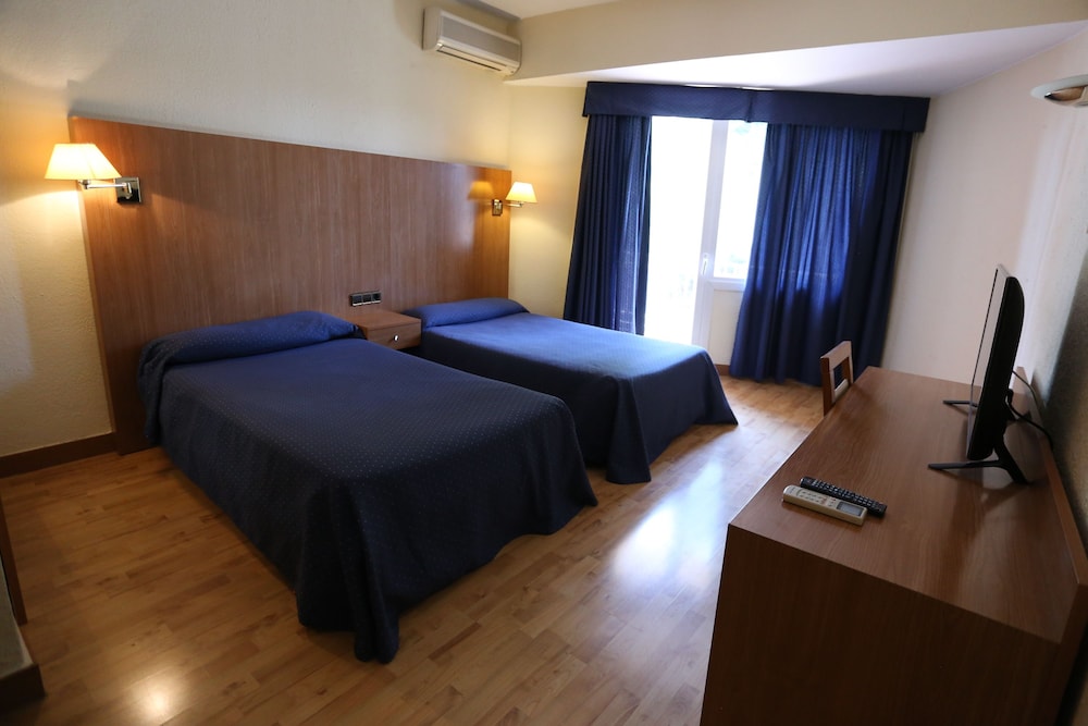 Hotel El Cisne in Zaragoza | 2023 Updated prices, deals - Klook United ...