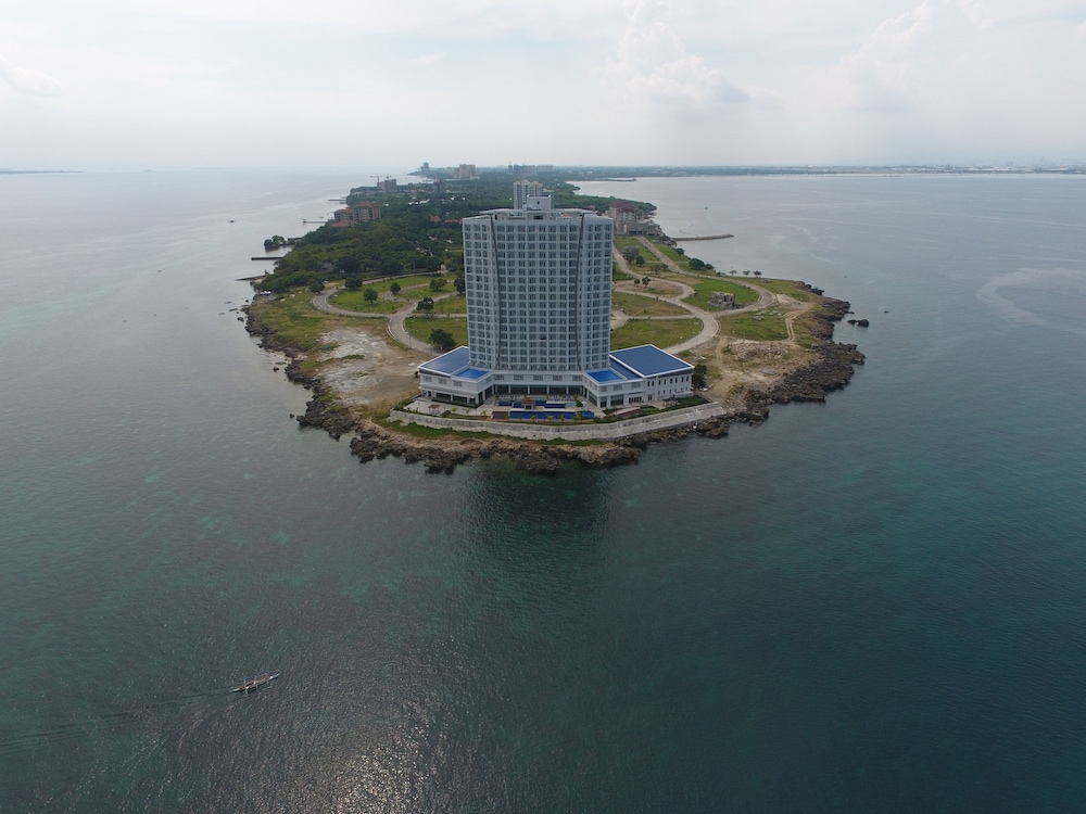 Amazing Seaview Arterra Penthouse in Lapu-Lapu | 2025 Updated prices ...
