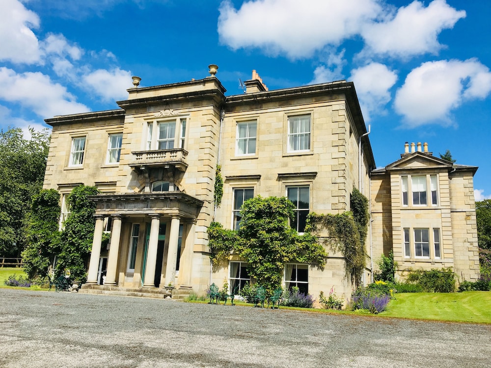 Netherdale House and Coach House in | 2025 Updated prices, deals ...