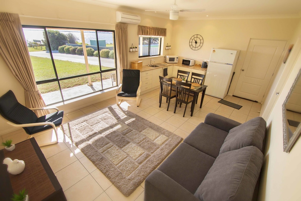 Pelican Perch Retreat in Meningie | 2023 Updated prices, deals - Klook ...