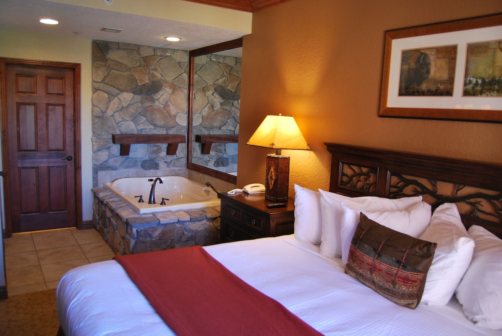 White Pines 1-BD at Westgate - Red Pine in | 2025 Updated prices, deals ...