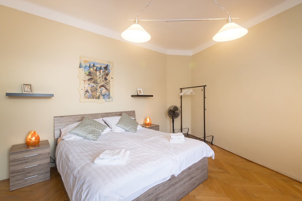 Castle View Spacious Apartment in Prague | 2024 Updated prices, deals ...