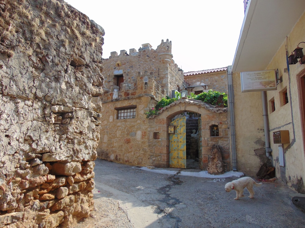 Castle Experience, close to the beach in Municipality of West Mani ...