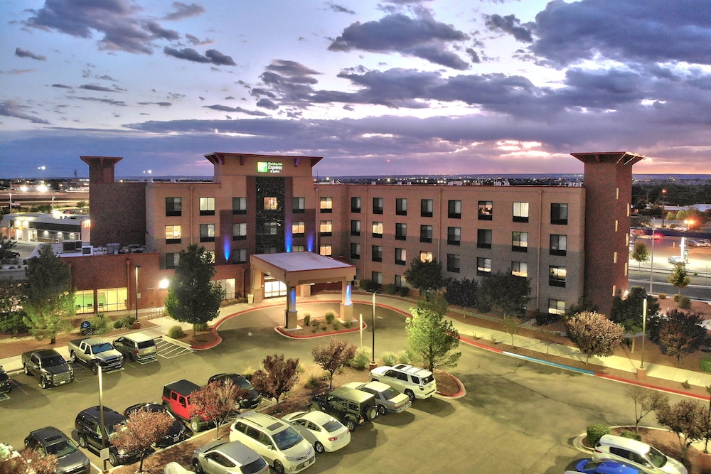 Holiday Inn Express & Suites Albuquerque Historic Old Town, an IHG ...