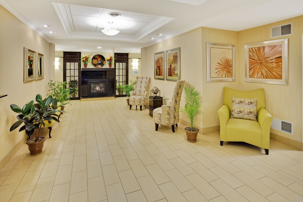 Holiday Inn Express Hotel & Suites Lebanon, an IHG Hotel in North ...