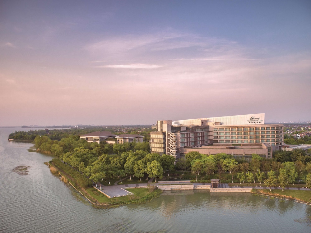 Fairmont Yangcheng Lake in Suzhou City | 2025 Updated prices, deals ...