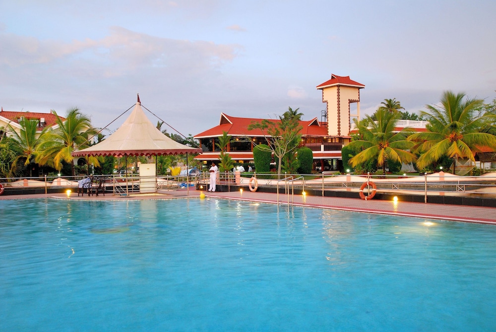 Sterling Lake Palace Alleppey in Alappuzha | 2023 Updated prices, deals ...