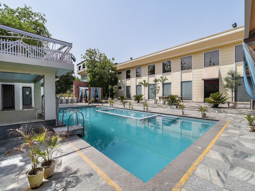OYO 15418 D'amore Resorts in Gurugram | 2024 Updated prices, deals ...