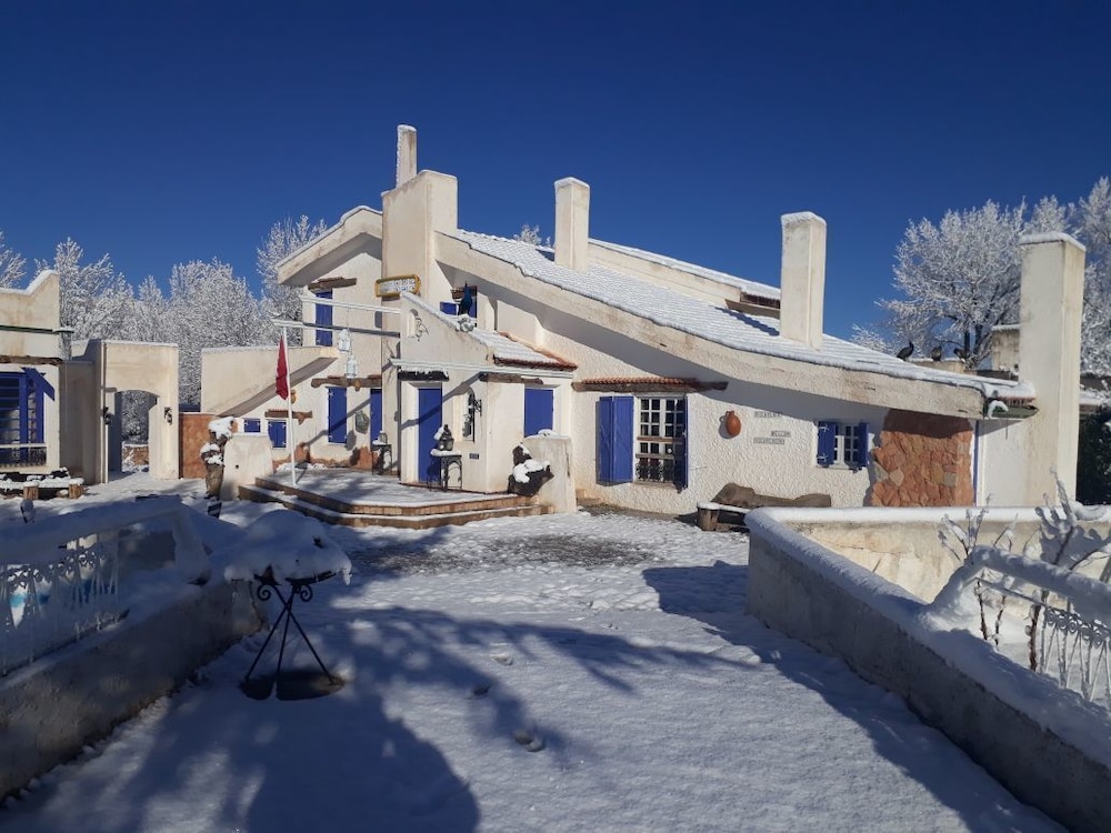 Gite Dayet Aoua in Province d'Ifrane ⵜⴰⵙⴳⴰ ⵏ ⵉⴼⵔⴰⵏ إقليم إفران | 2023 ...