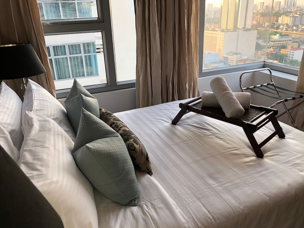 Cozy Pad in Heart of Makati HiSpeed WiFi in Makati | 2025 Updated ...
