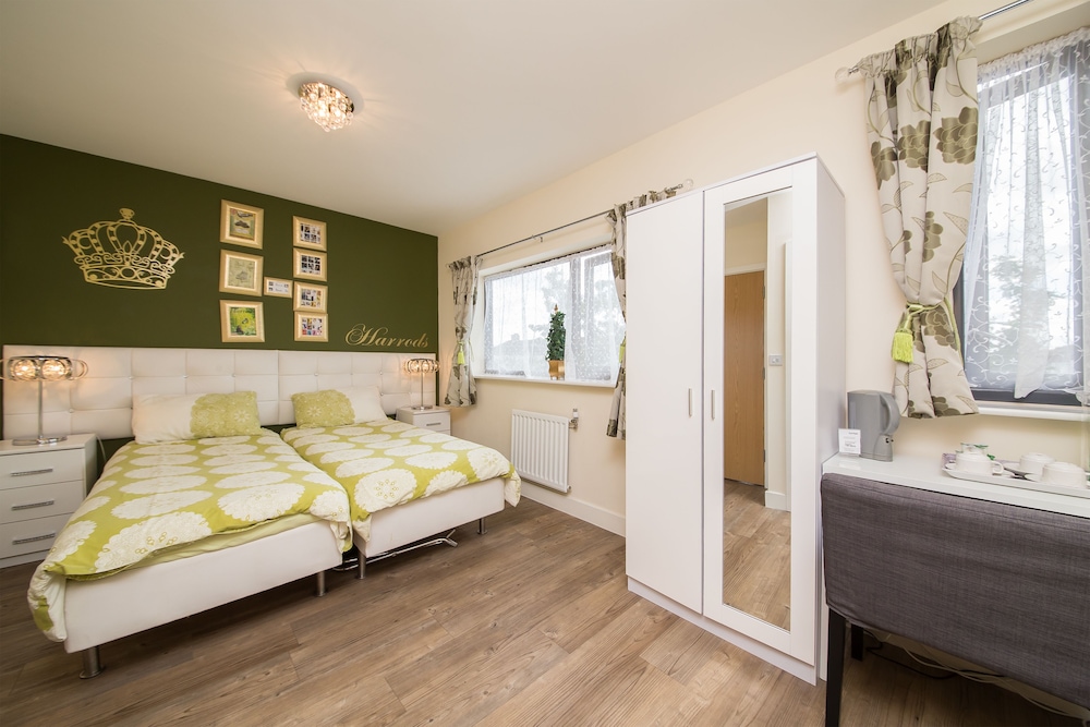 Rowan Park Lodge in London | 2024 Updated prices, deals - Klook United ...