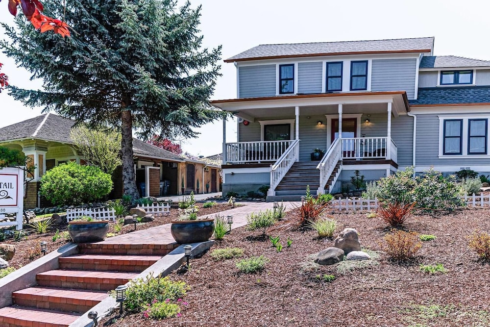 Redtail Suites~'red' Mccall Suite~tesla Station in Ashland | 2024 ...