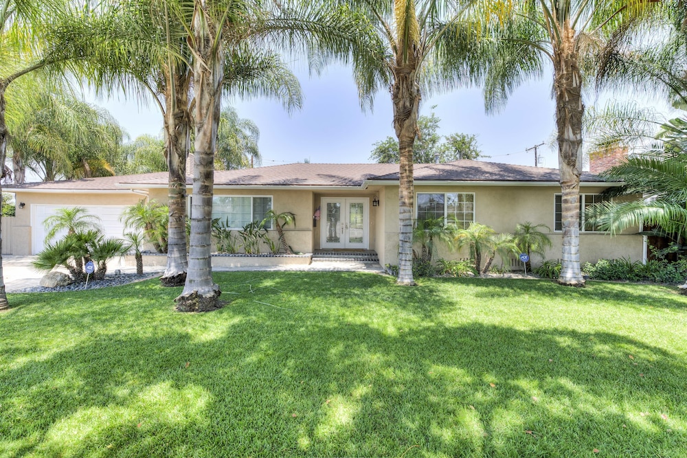 Palm Villa in Anaheim | 2025 Updated prices, deals - Klook United States